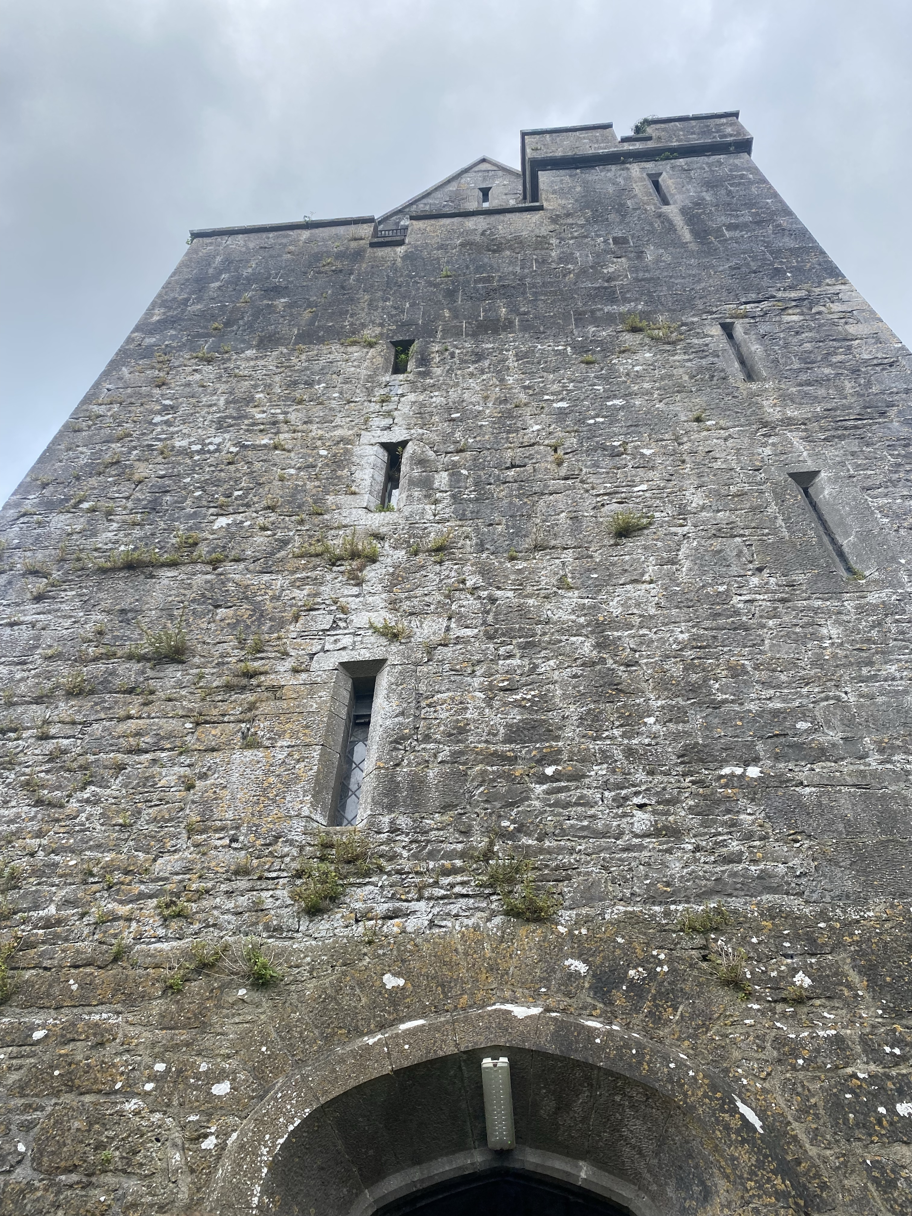 5th Class School Tour to Craggaunowen and Bunratty Castle – Togher Boys ...